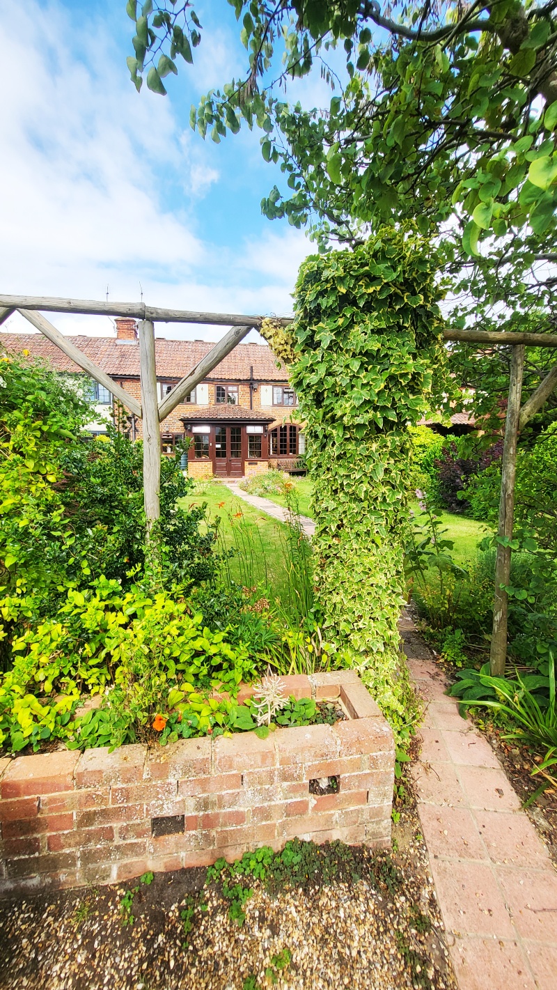 3 bedroom End-Terraced House to let in Cookham, from Pike Smith & Kemp ...